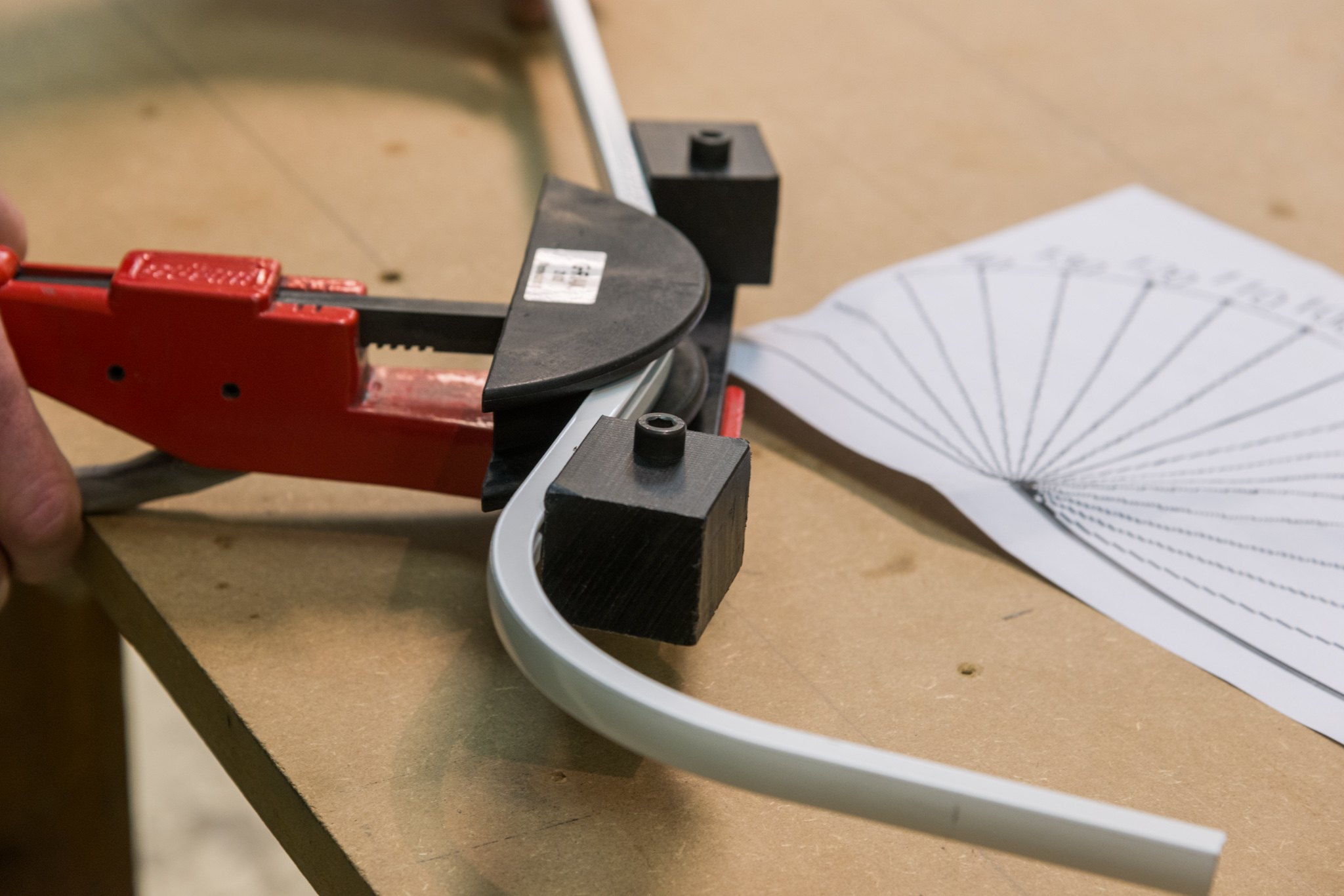 Bochten buigen in Gordijnrails